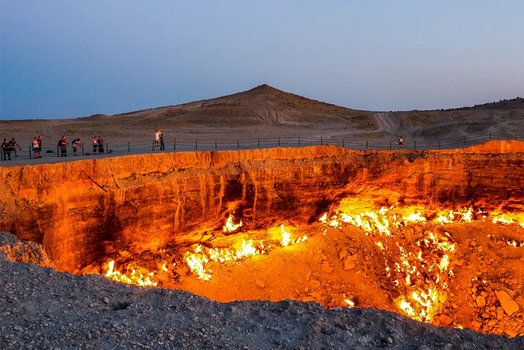 Here is the incredible "Gateway to Hell", a crater that has been ...